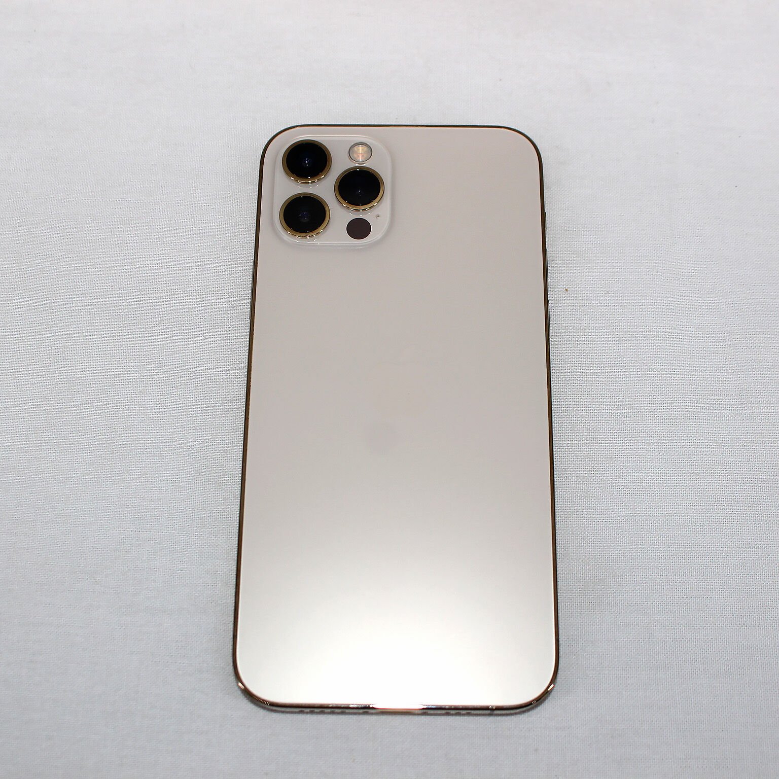 新品未使用】iPhone12 pro 256GB ゴールド 冷たく 新品未使用】iPhone12 pro 256GB ゴールド 冷たく
